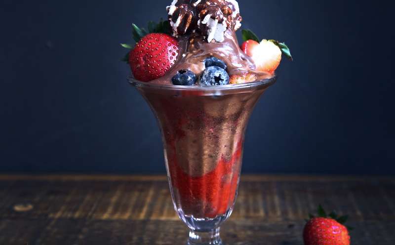 BERRY TWIST SUNDAE - Bangkok Vegan | VEGANERIE